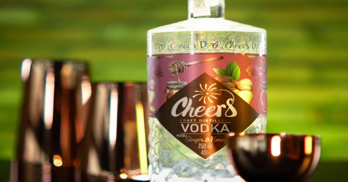 Hana Spa - Rượu Cheers Vodka Ginger & Honey 750ml - 40%